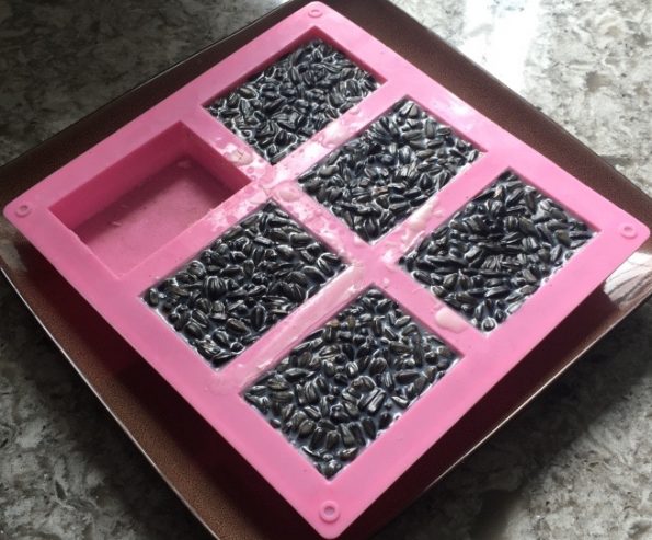 Homemade Deer Suet – Make deer fat into bird suet – Venison Thursday